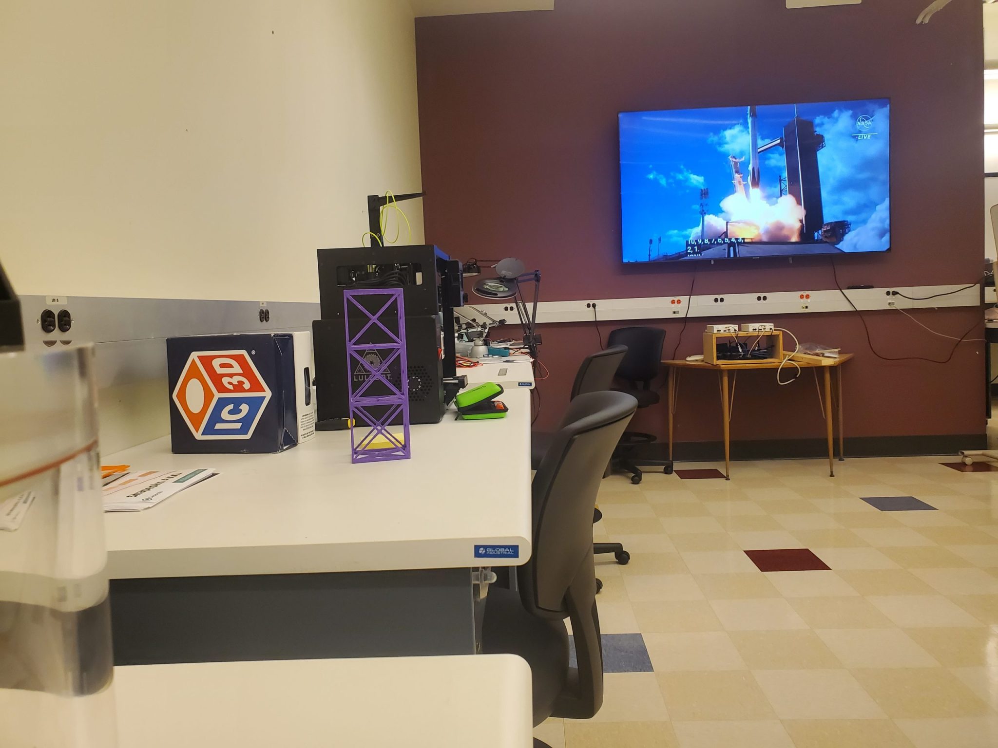 Cubesat lab and satellite ground station – Cubesats